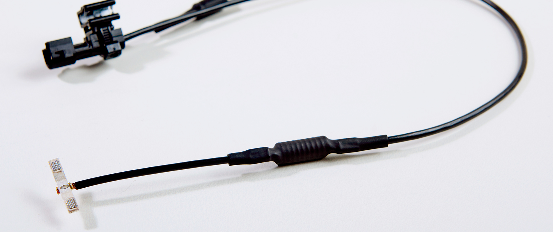 Round Wire Connector with Capacitors & Coils - Strip Tinning